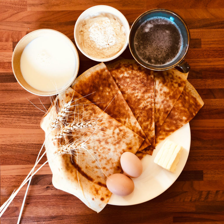 12 crêpes bretonnes au froment faites à la main - Crêperie Bosser